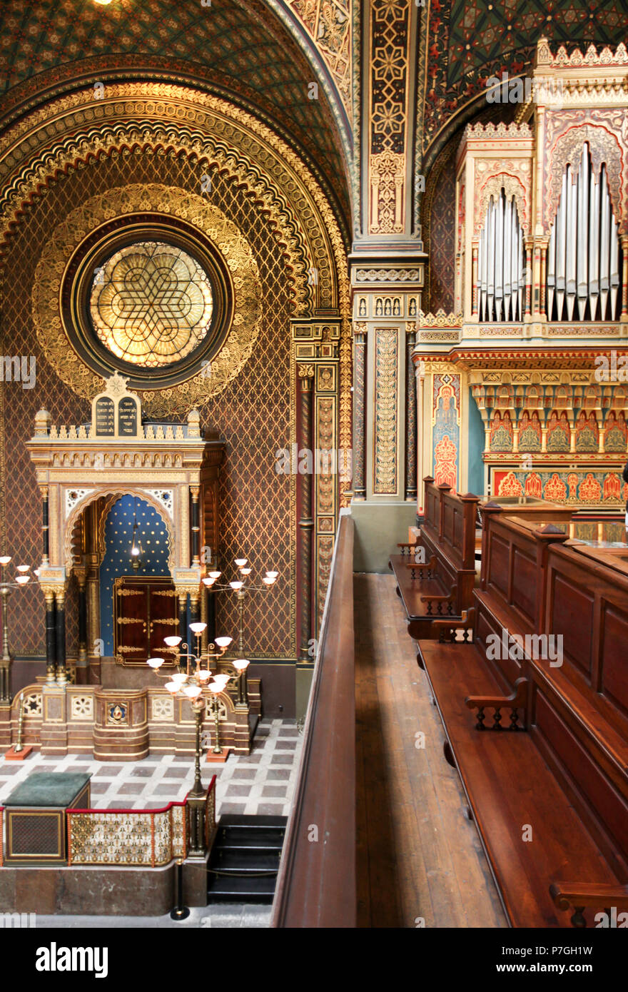 Jewish sanctuary hi-res stock photography and images - Alamy