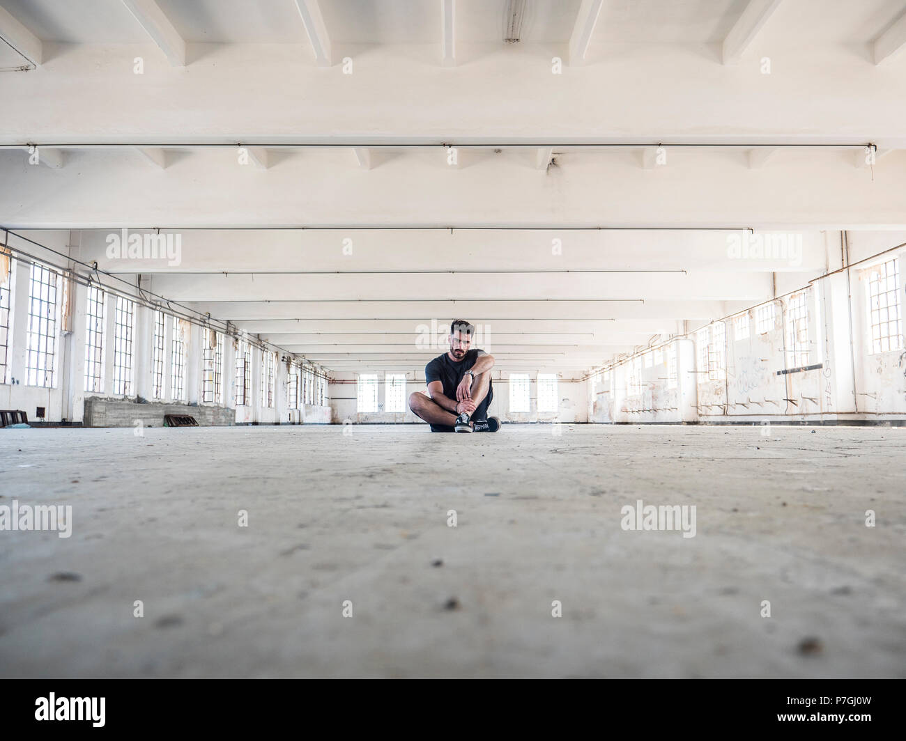 Empty warehouse person hi-res stock photography and images - Alamy