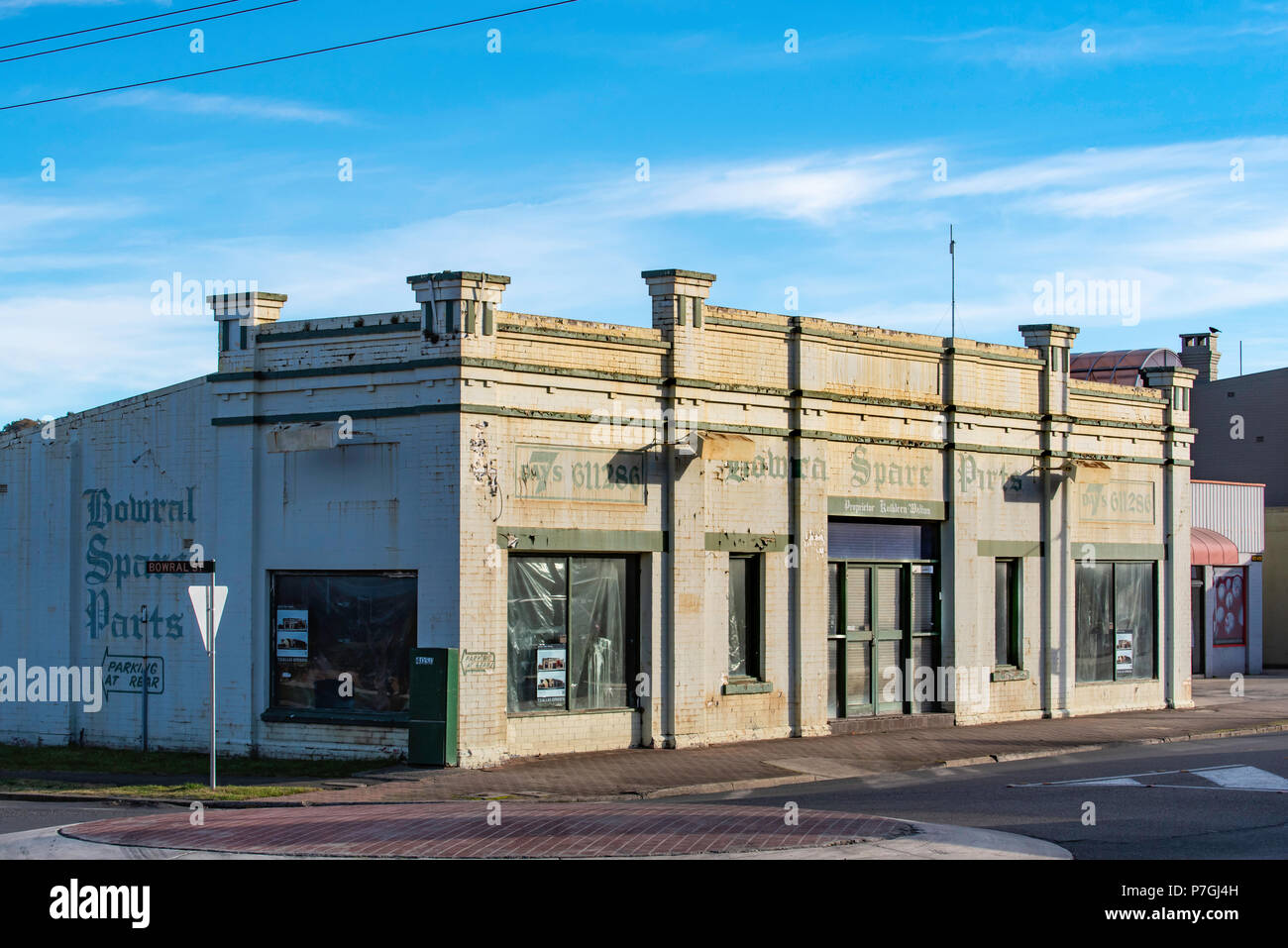 Old motor spare parts building hi-res stock photography and images - Alamy