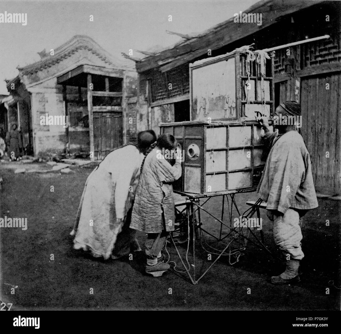 English: photo from Through China with a camera 中文: 西洋景 . between 1871 ...