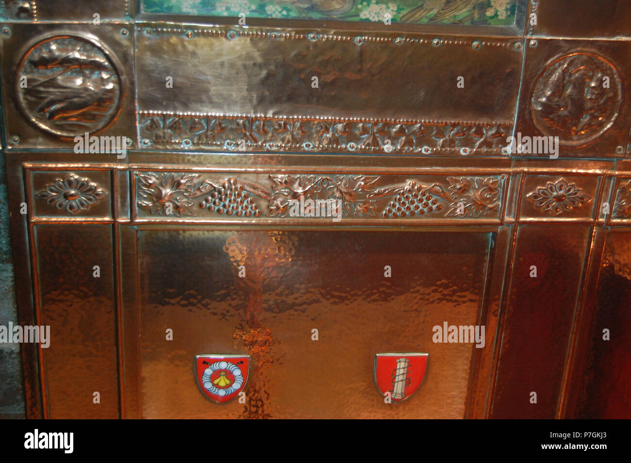 English: Reredos by Kate Bunce (painting; died 1927) and her sister ...