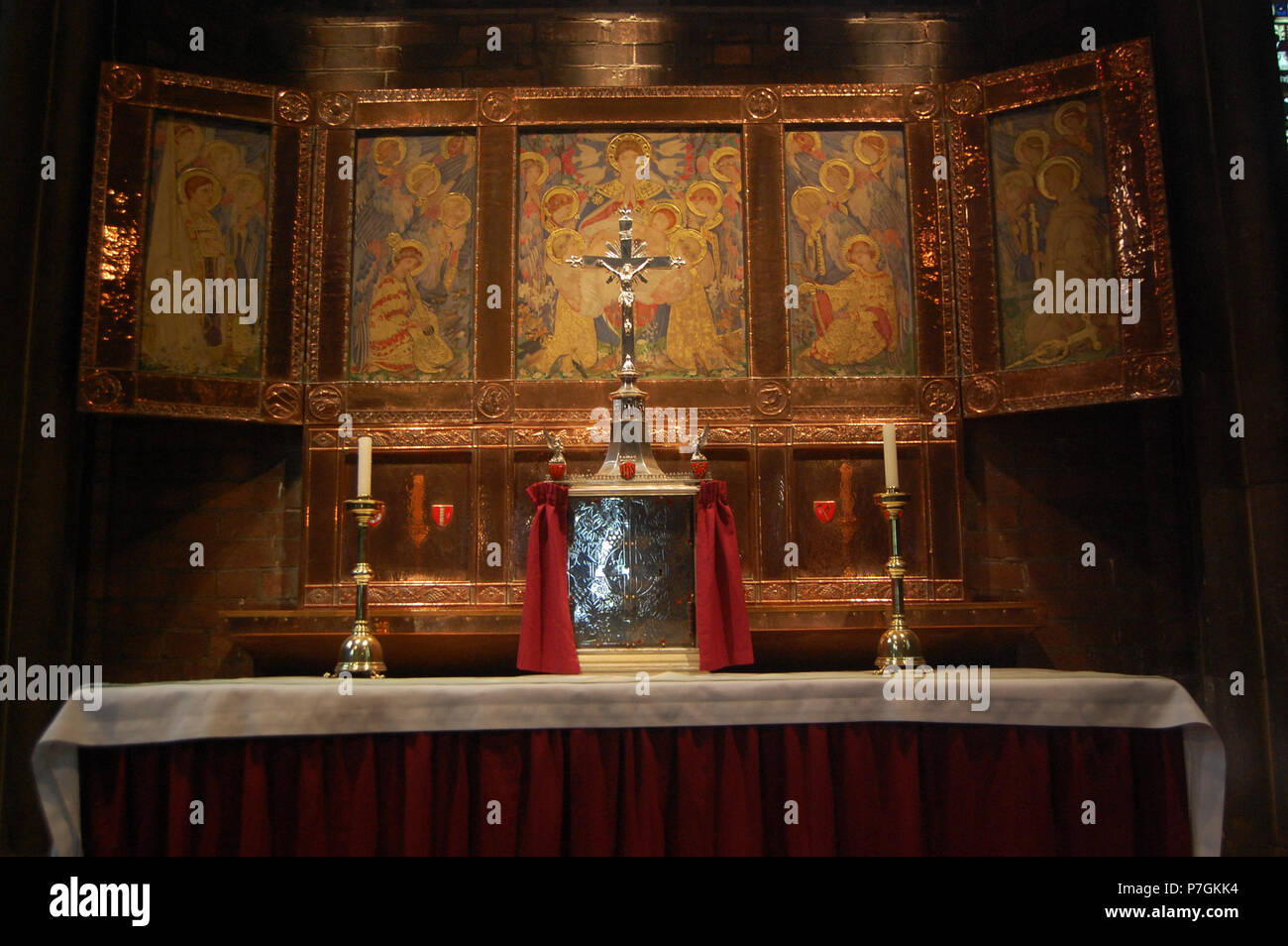 English: Reredos by Kate Bunce (painting; died 1927) and her sister ...