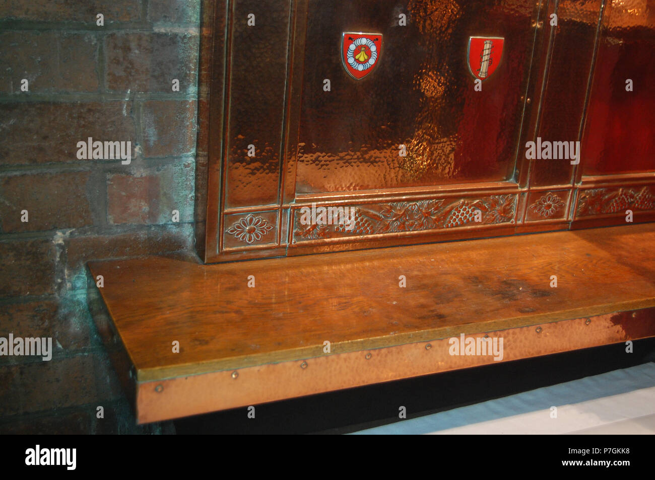 English: Reredos by Kate Bunce (painting; died 1927) and her sister ...