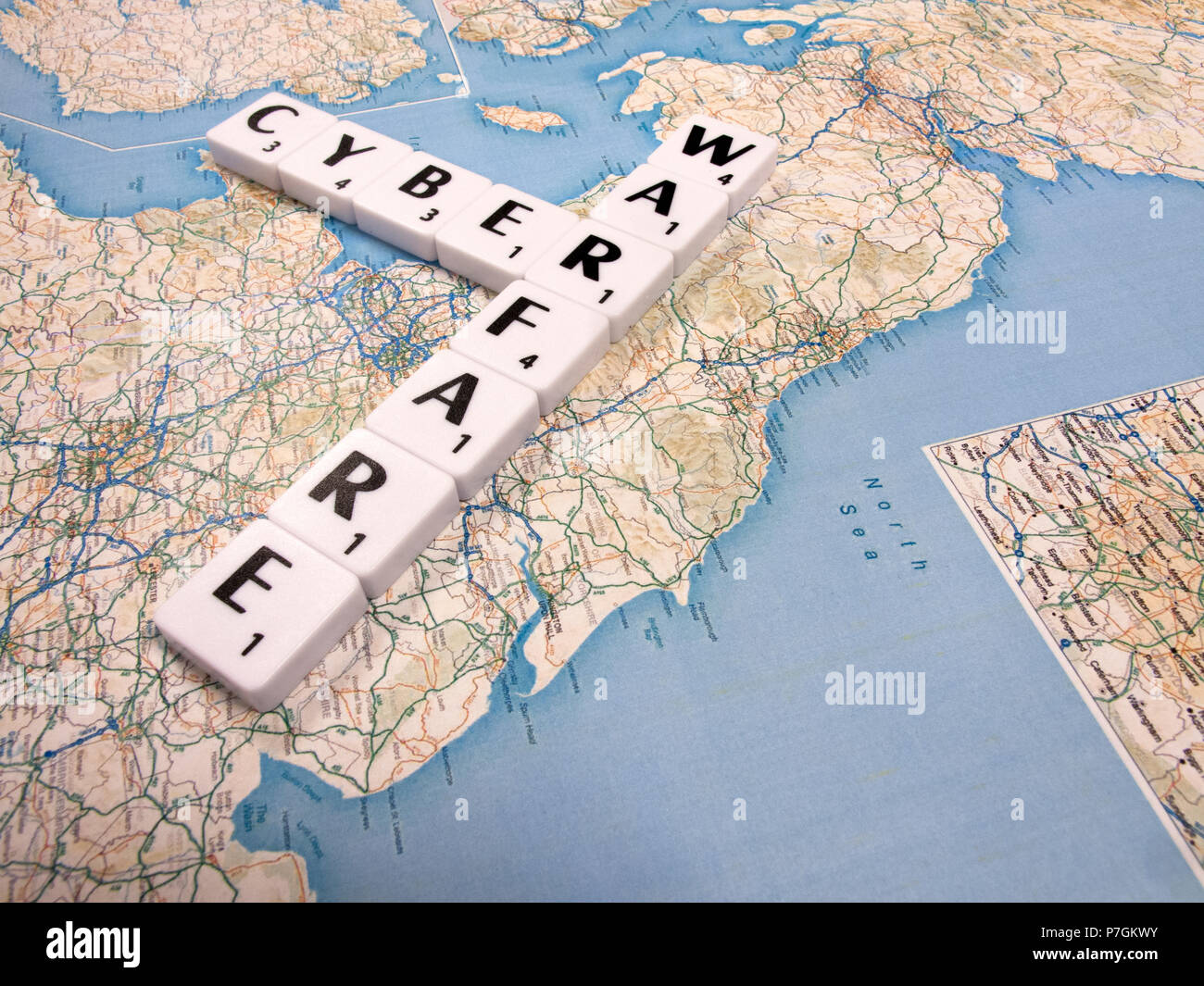 Hackers and map hi-res stock photography and images - Alamy