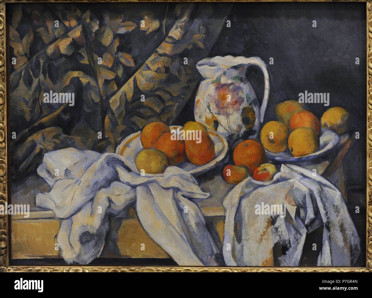 Still life with drapery hi-res stock photography and images - Alamy