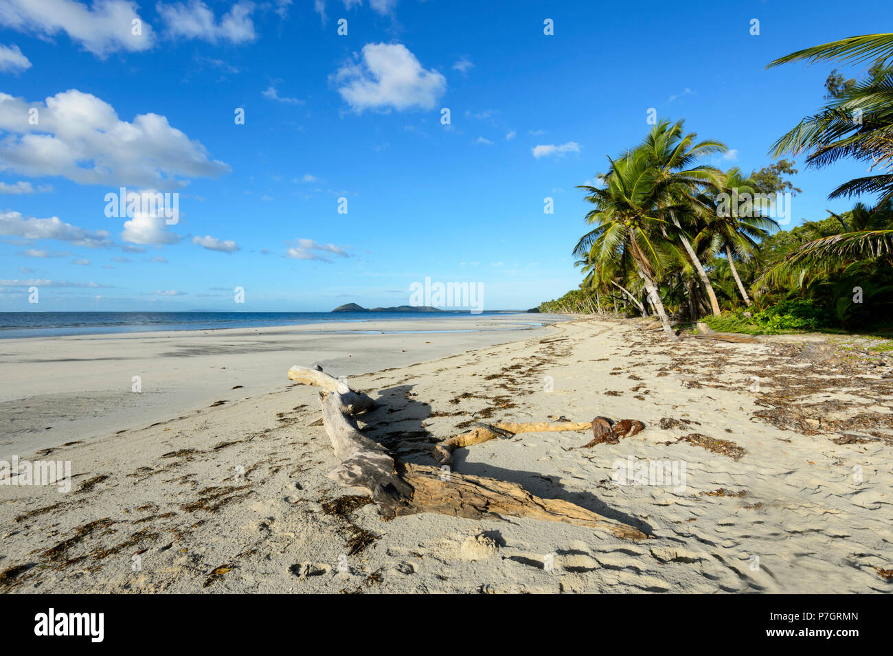 View of popular Chilli Beach, Cape York Peninsula, Far North Queensland ...