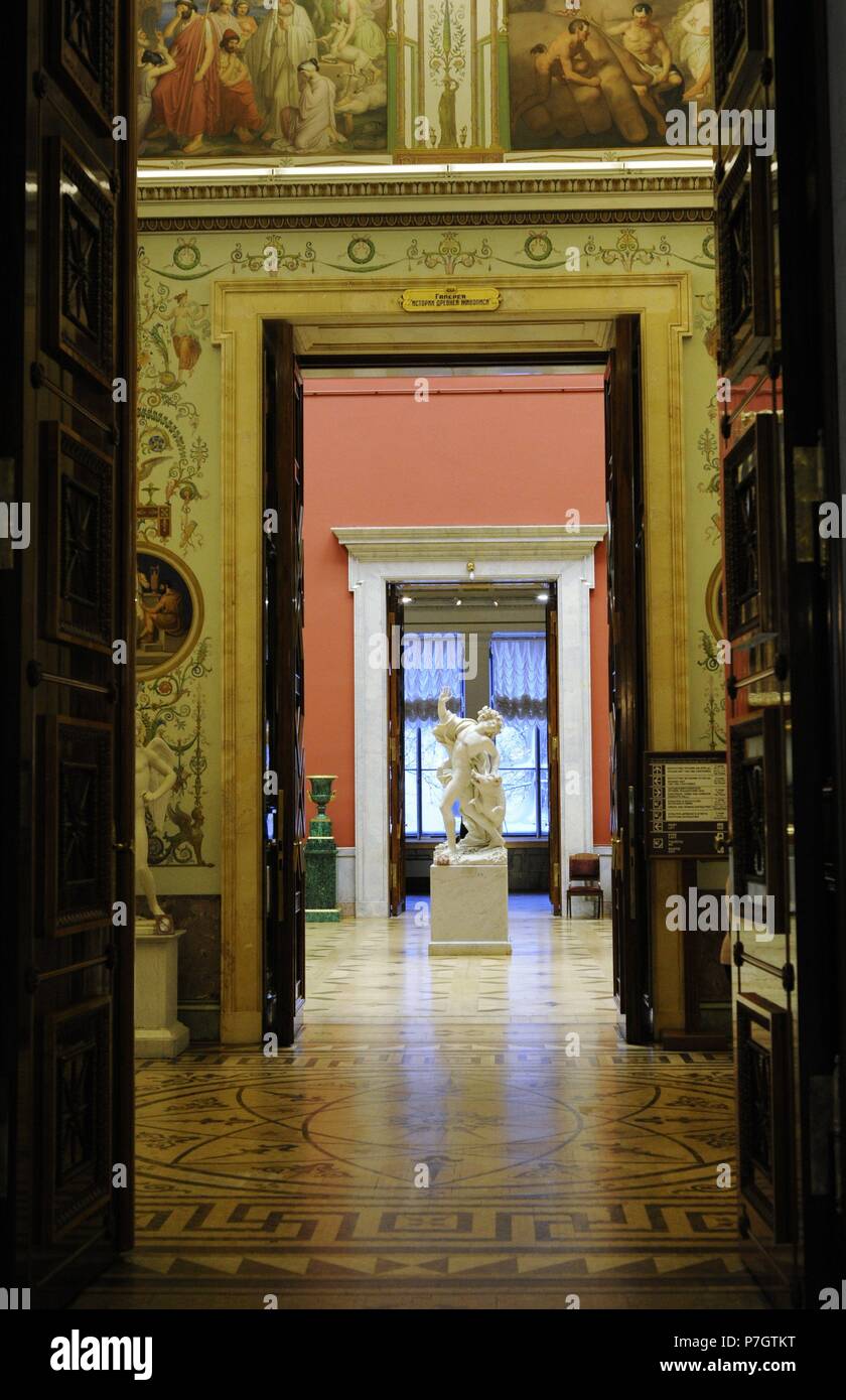 Large italian skylight hall hi-res stock photography and images - Alamy