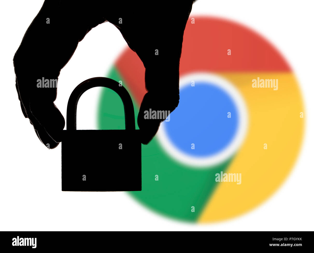 Google chrome logo hi-res stock photography and images - Alamy