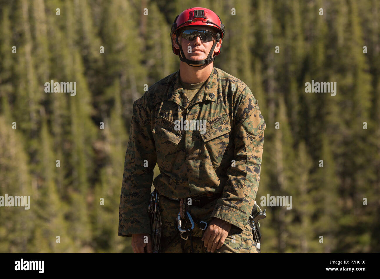 Staff Sgt. Paul Middaugh, an instructor leader with Marine Corps ...