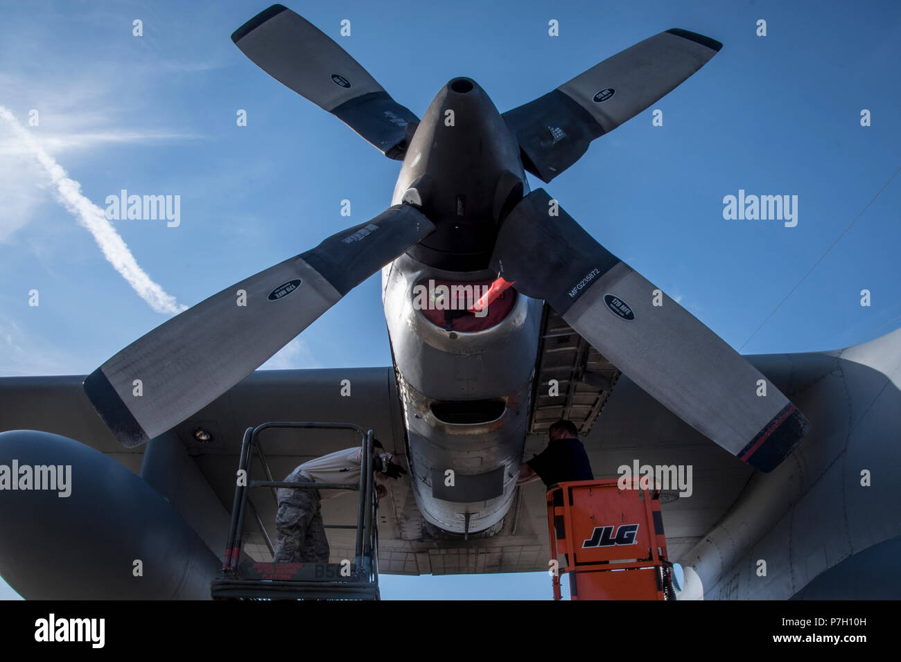 Aircraft engine test stand hi-res stock photography and images - Alamy