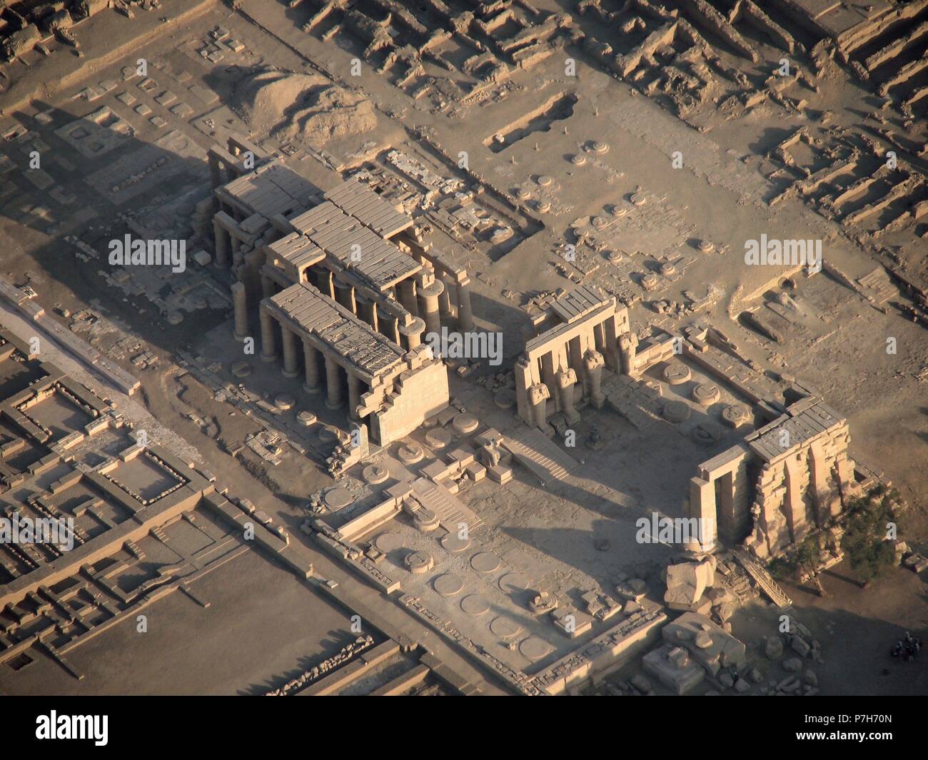 Templo de ramses ii hi-res stock photography and images - Alamy