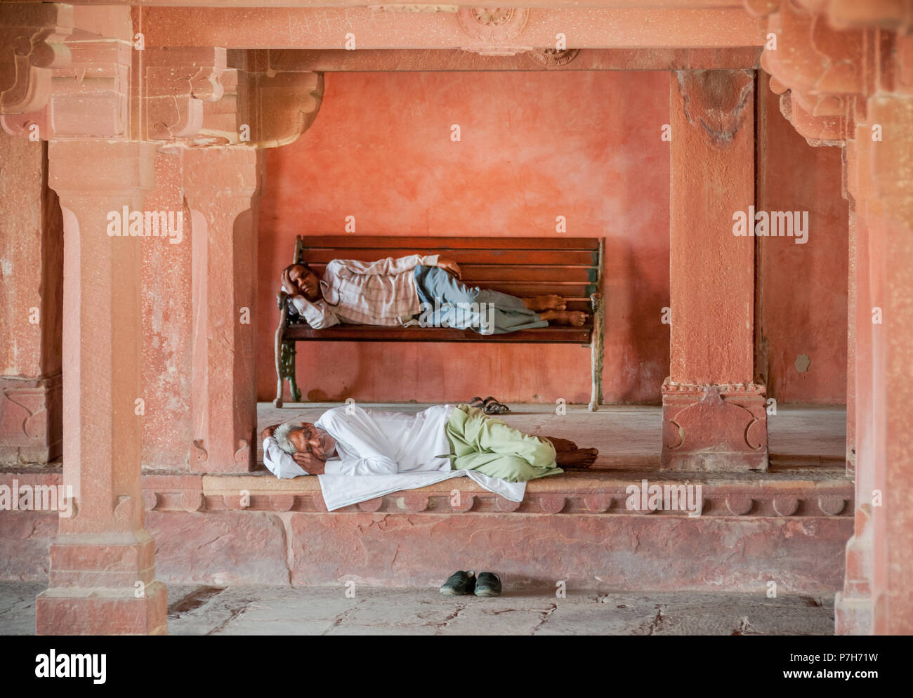 Indian sleeping india hi-res stock photography and images - Alamy