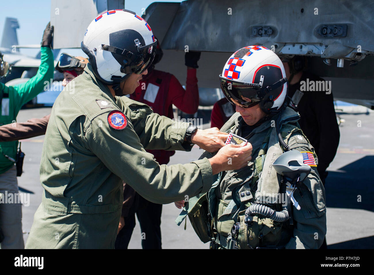 Usn pilots carrier hi-res stock photography and images - Alamy