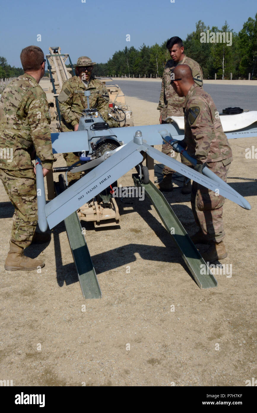 Soldiers assigned to the Horsemen platoon of Delta Company, 91st ...
