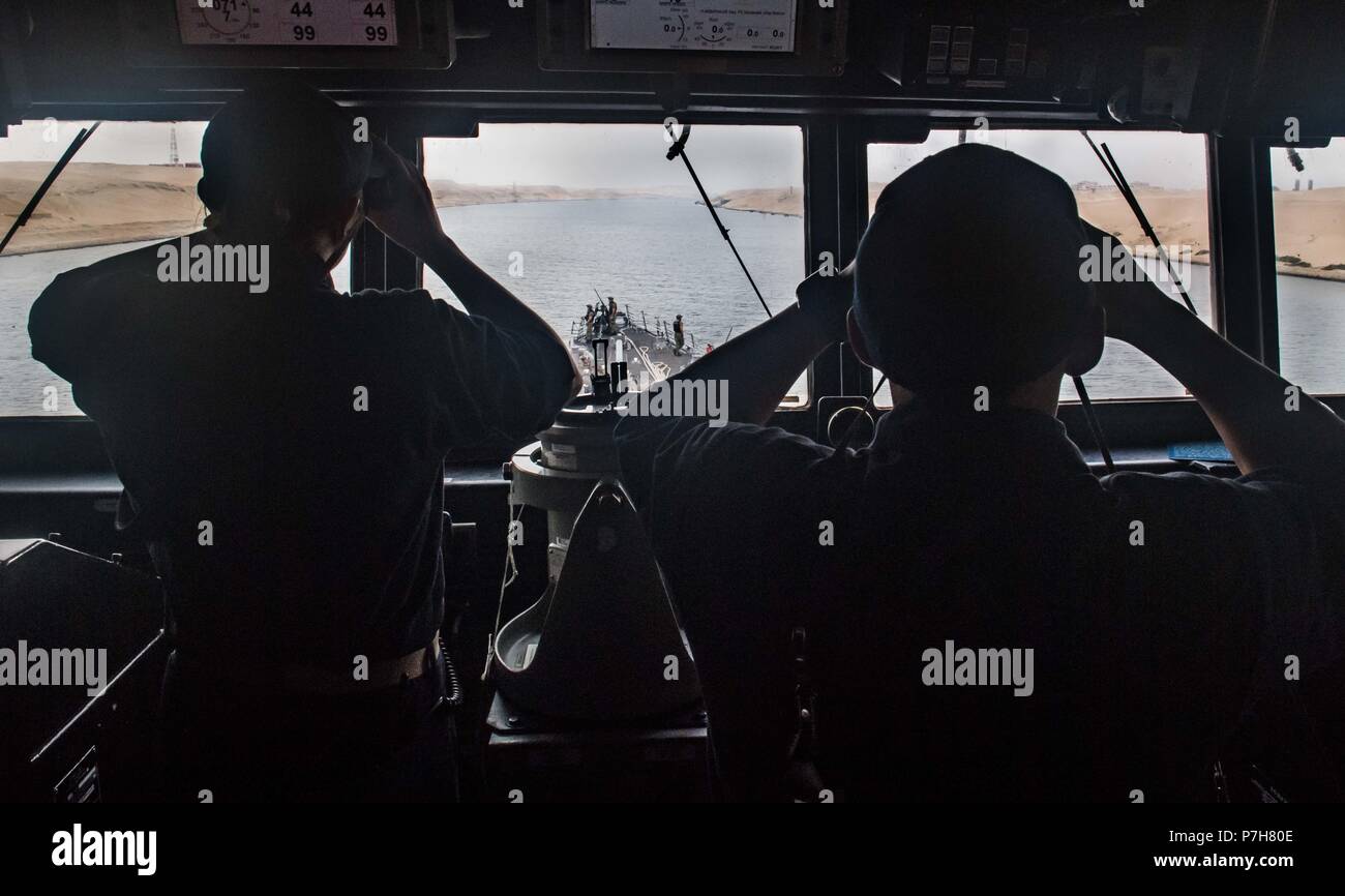 180628-N-UX013-1266 SUEZ CANAL (June 28, 2018) U.S. Navy Sailors ...