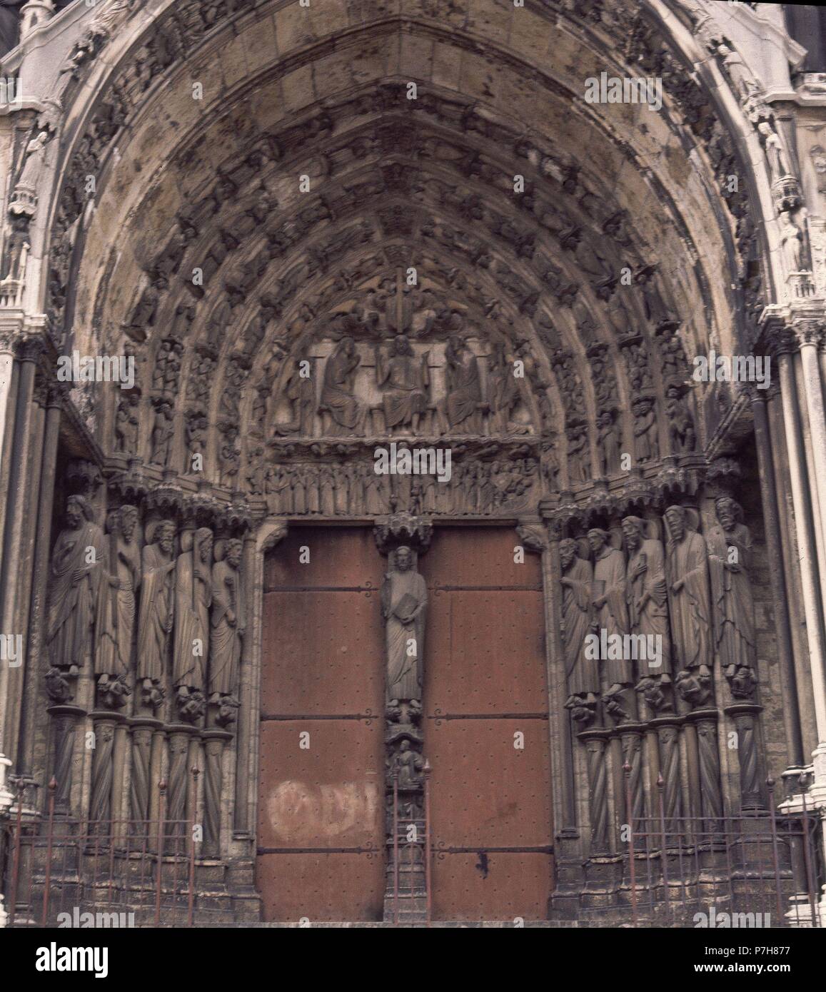 Catedral chartres hi-res stock photography and images - Alamy