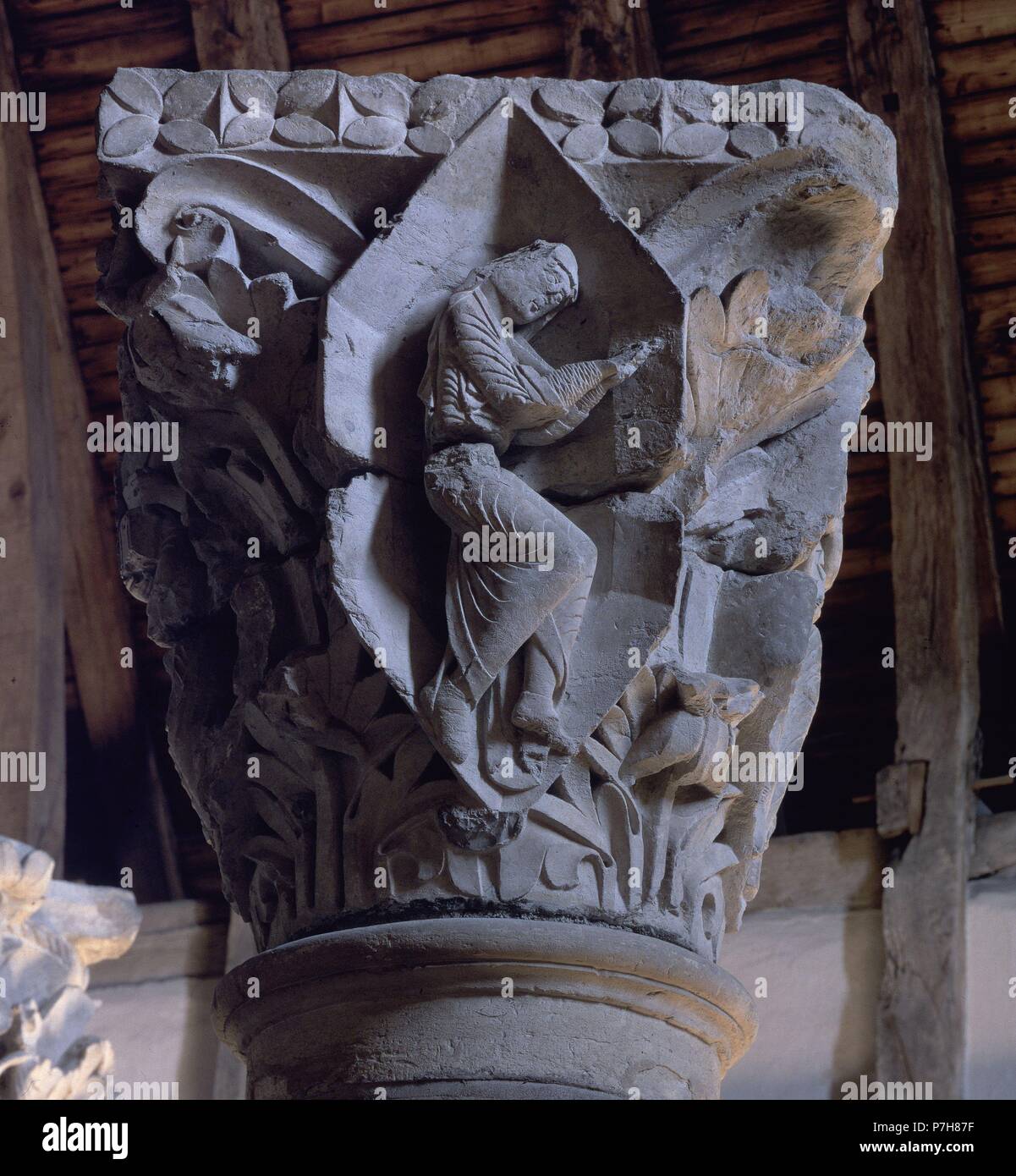 DETALLE DE UN CAPITEL ROMANICO DEL CORO EN EL FARINIER. Location ...