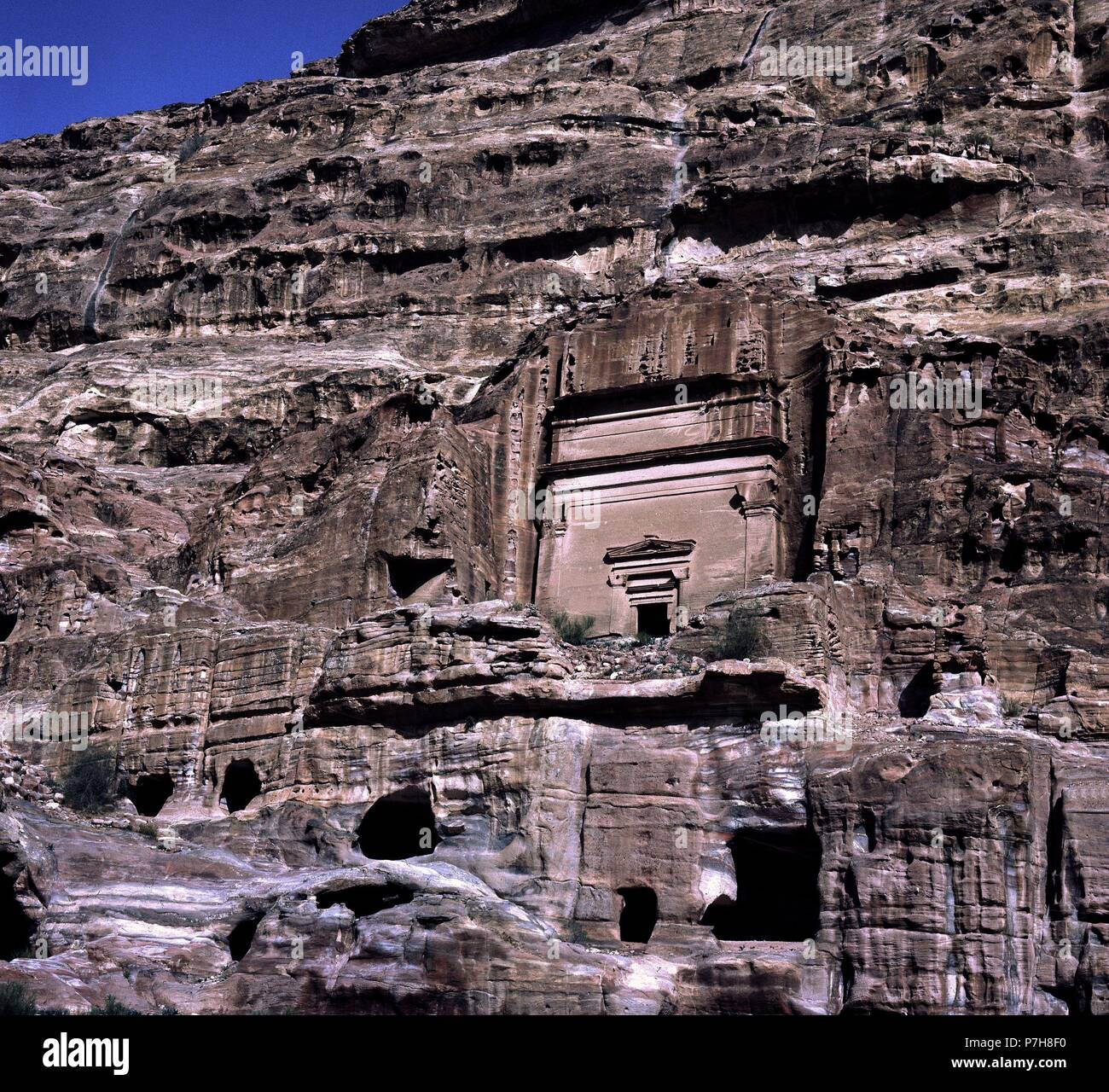 CIUDAD NABATEA. Location: EXTERIOR, PETRA Stock Photo - Alamy
