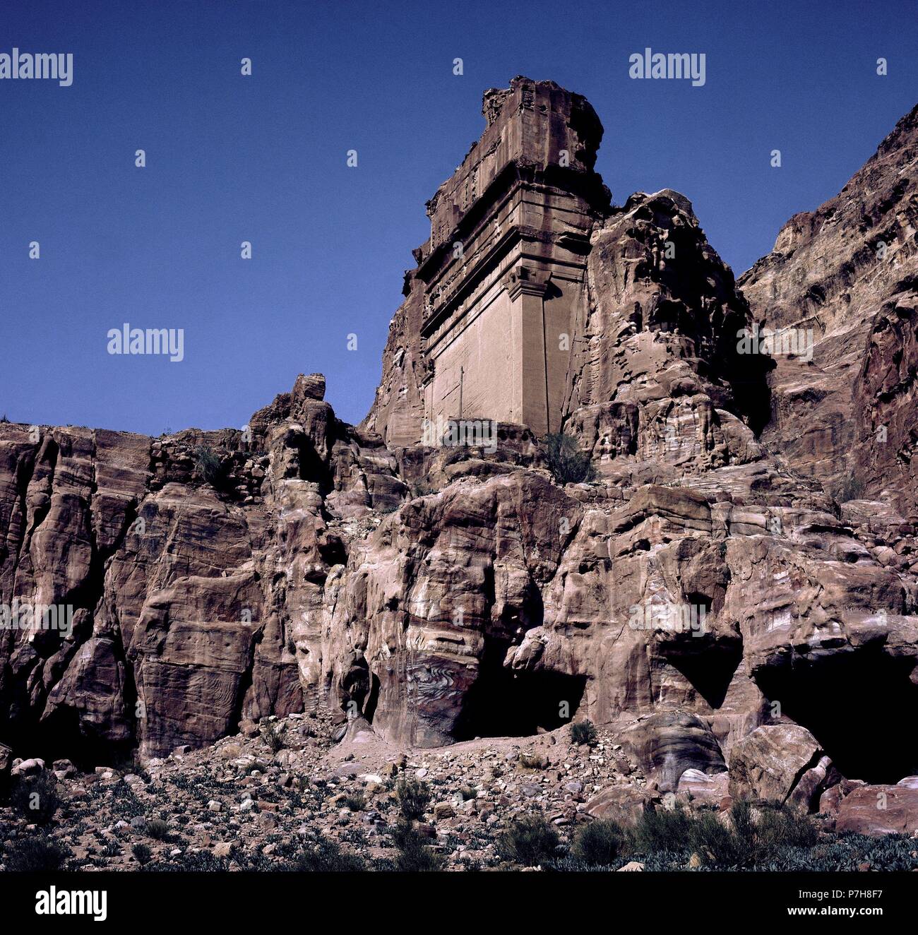 CIUDAD NABATEA. Location: EXTERIOR, PETRA Stock Photo - Alamy