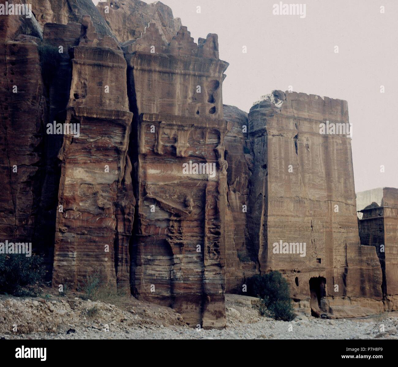CIUDAD NABATEA. Location: EXTERIOR, PETRA Stock Photo - Alamy