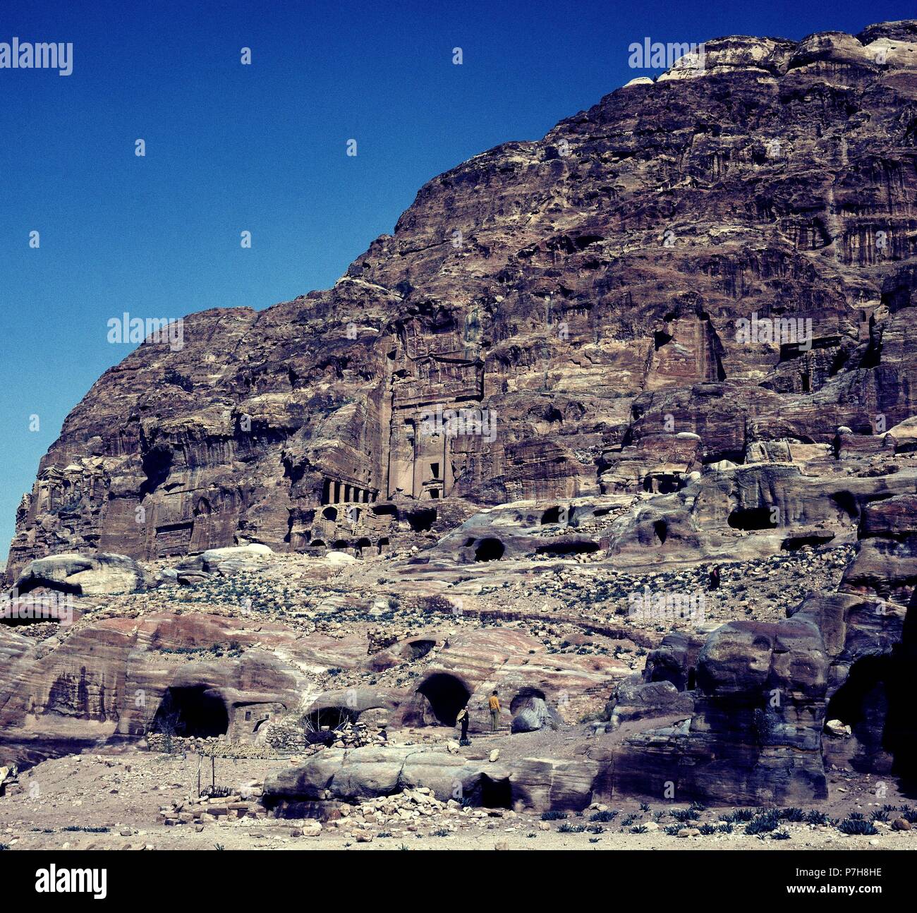 CIUDAD NABATEA. Location: EXTERIOR, PETRA Stock Photo - Alamy