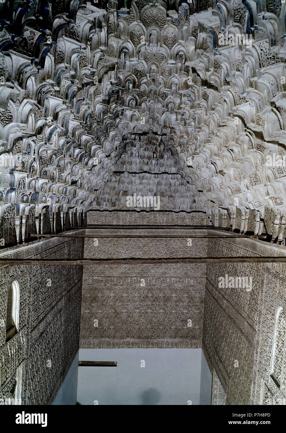 SALA AJIMECES - BOVEDA MOCARABE. Location: ALHAMBRA, GRANADA, SPAIN ...