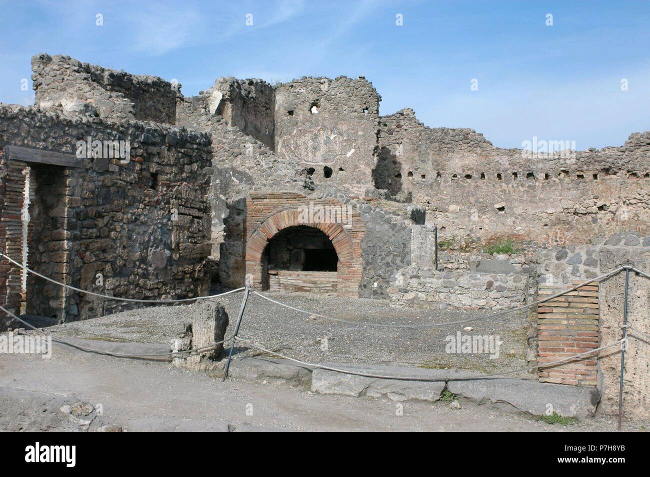 Italia Pompeya Amphitheatre Of Pompeii Wikipedia