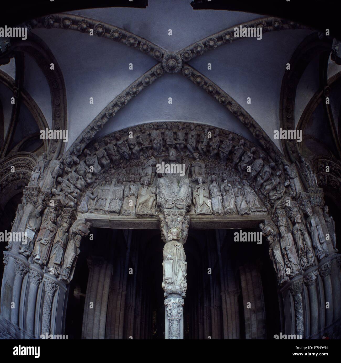 PORTICO DE LA GLORIA- SIGLO XII - ROMANICO ESPAÑOL. Author: Master ...