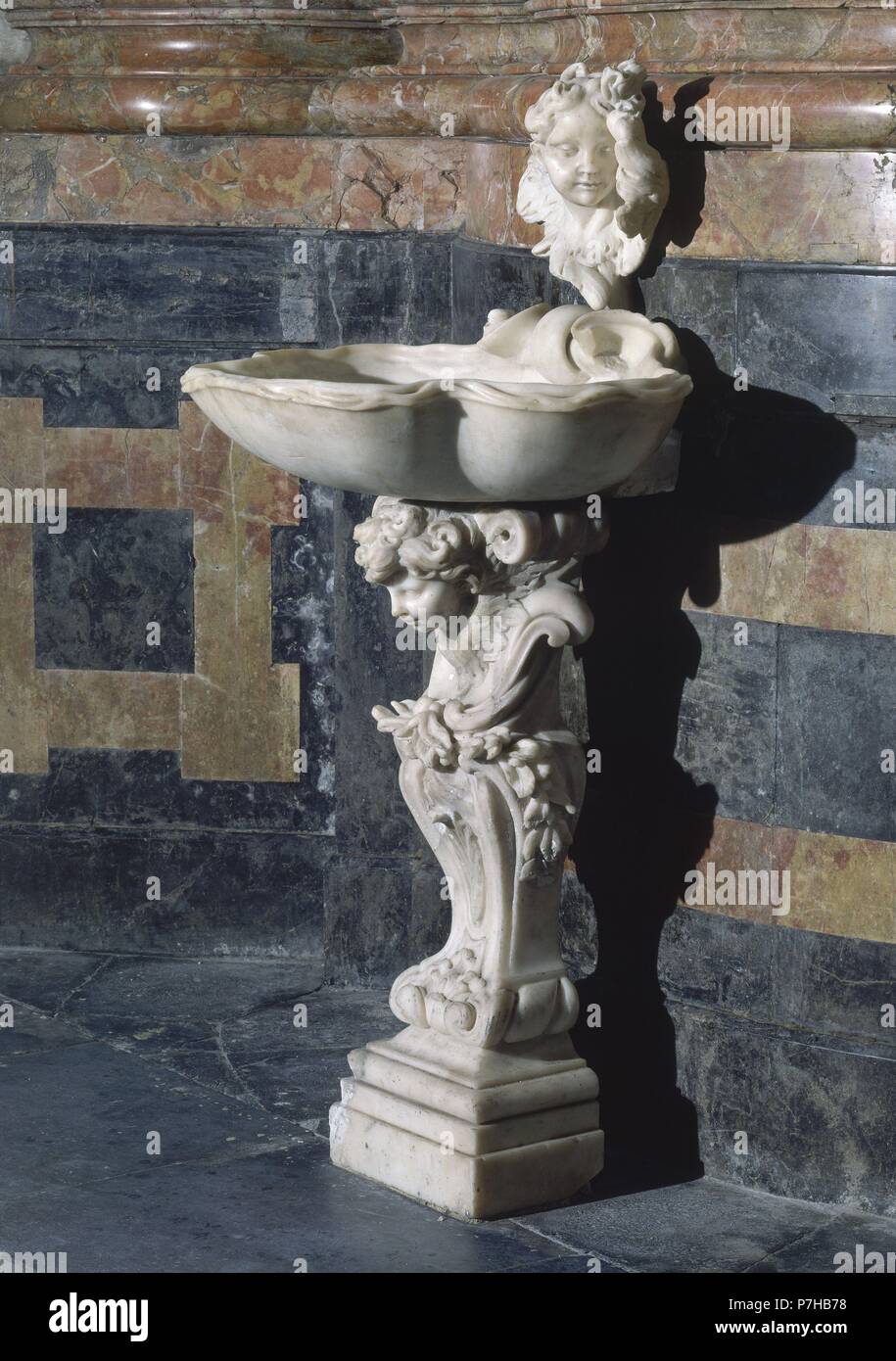 PILA BAUTISMAL. Location: CATEDRAL, CADIZ, SPAIN Stock Photo - Alamy