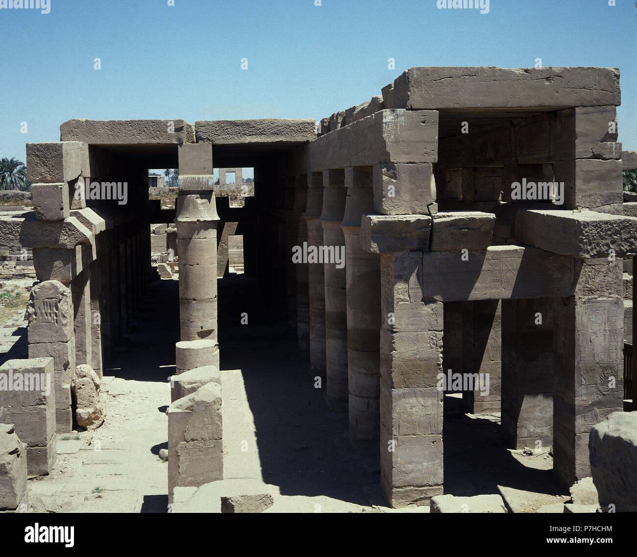 SALA HIPOSTILA DEL TEMPLO DE RAMSES III. Location: KARNAC, THEBES ...