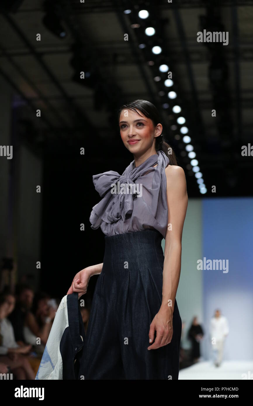 Julia velazquez hi-res stock photography and images - Alamy