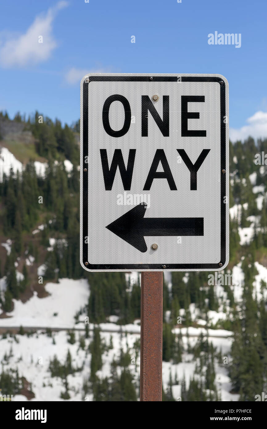 One way road sign hi-res stock photography and images - Alamy