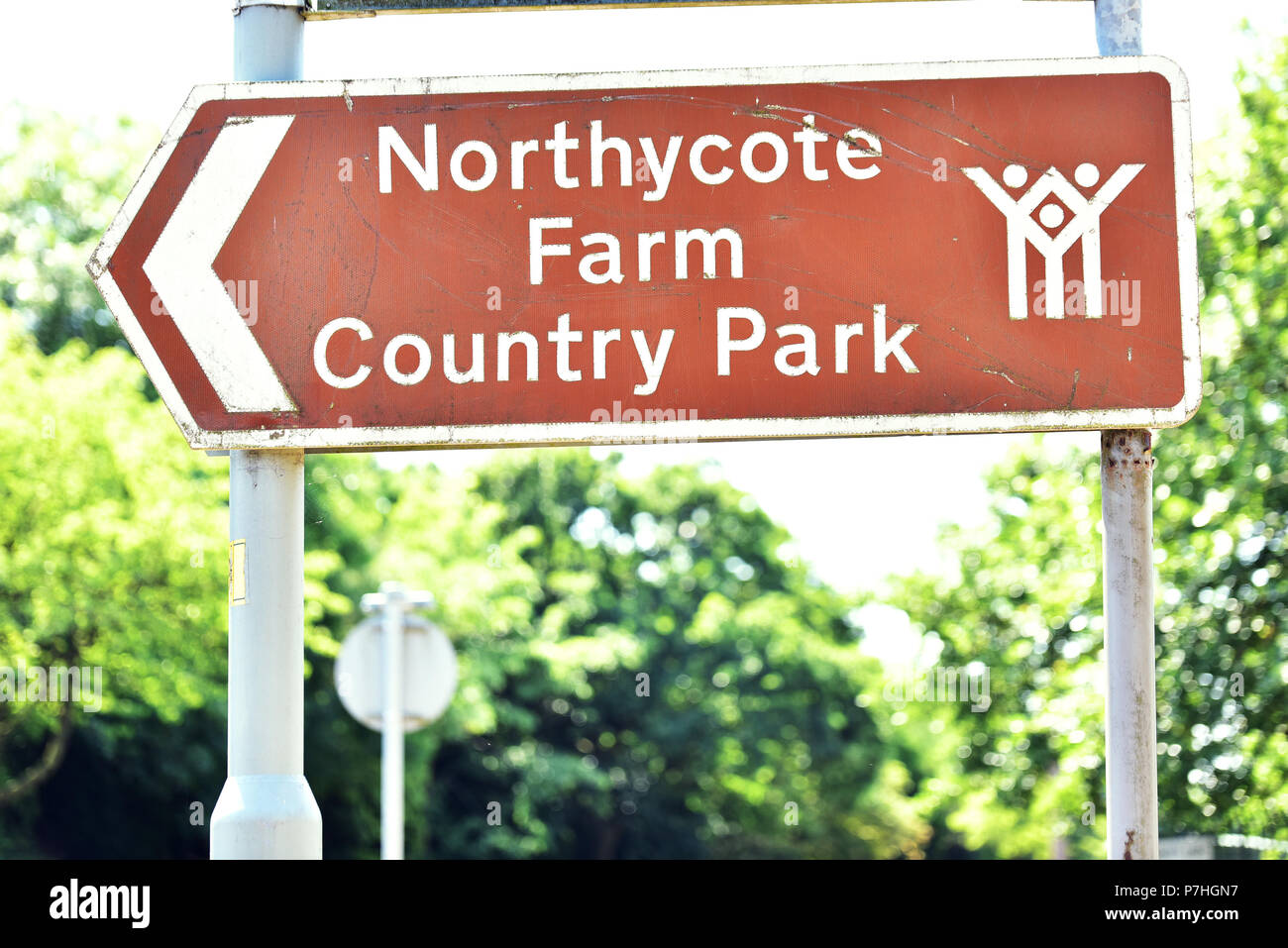 Country park road sign hi-res stock photography and images - Alamy