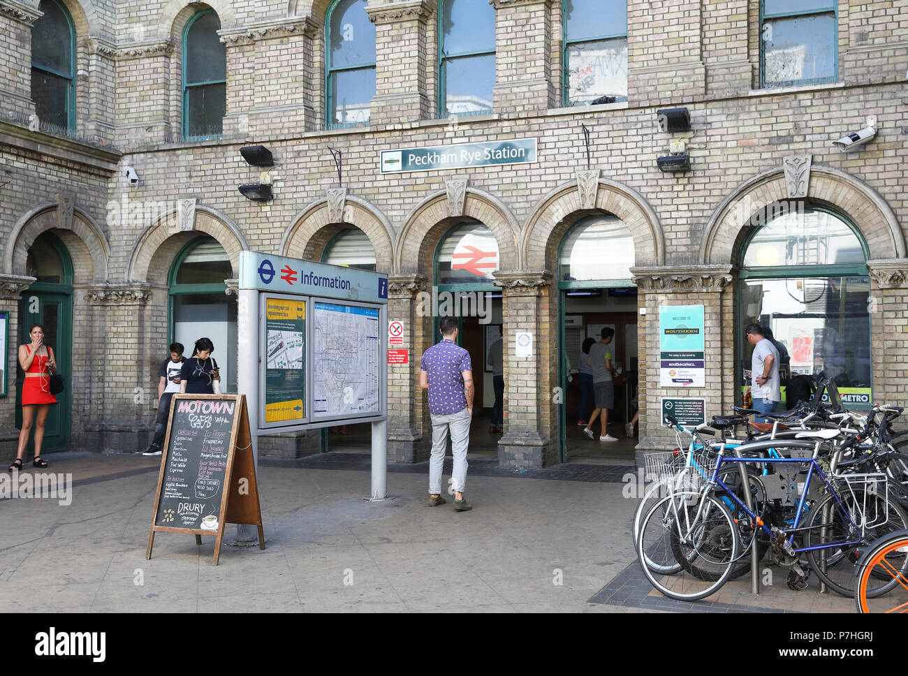 Peckham rye railway station hi-res stock photography and images - Alamy