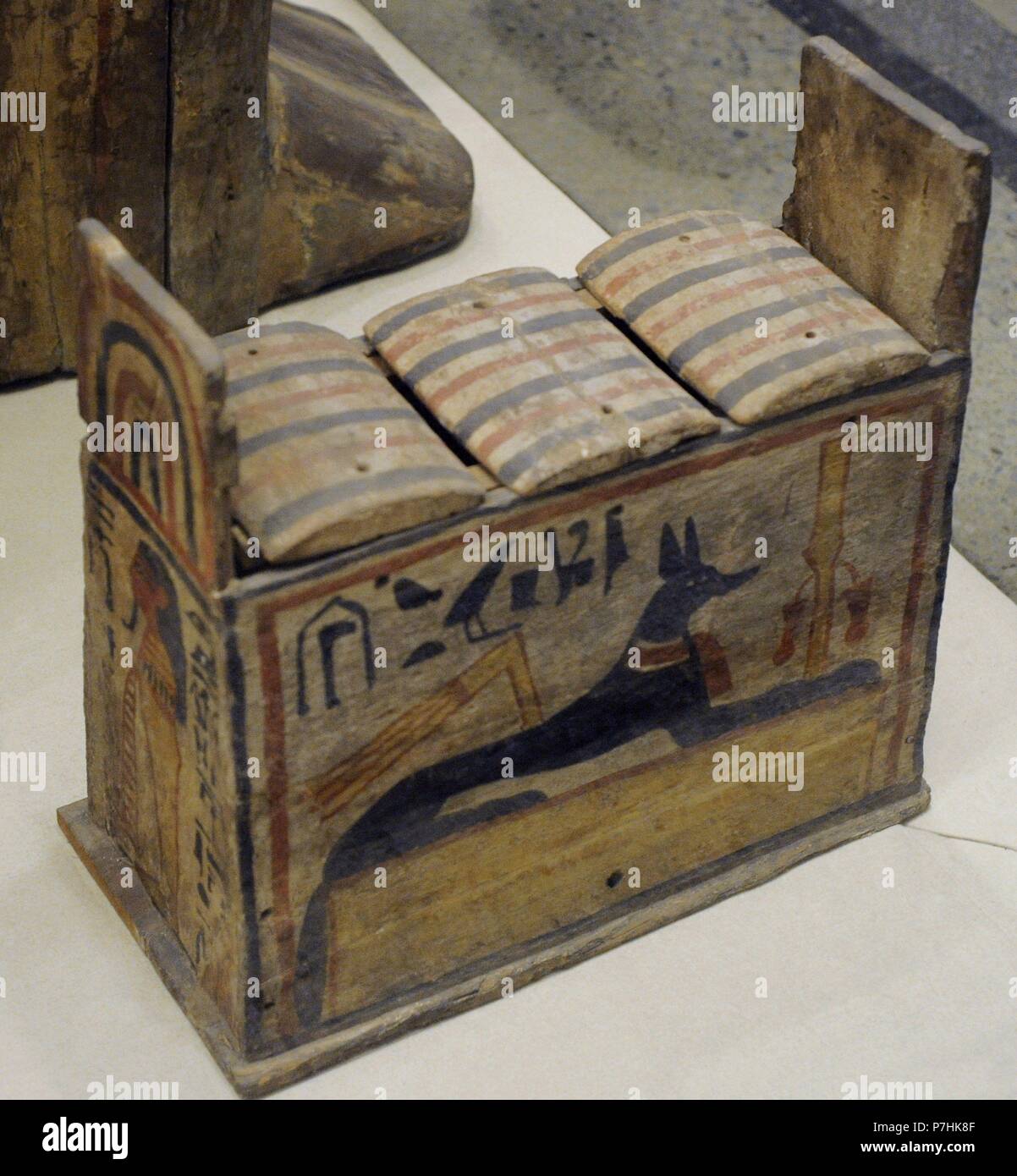 God anubis egyptian tomb paintings hi-res stock photography and images ...