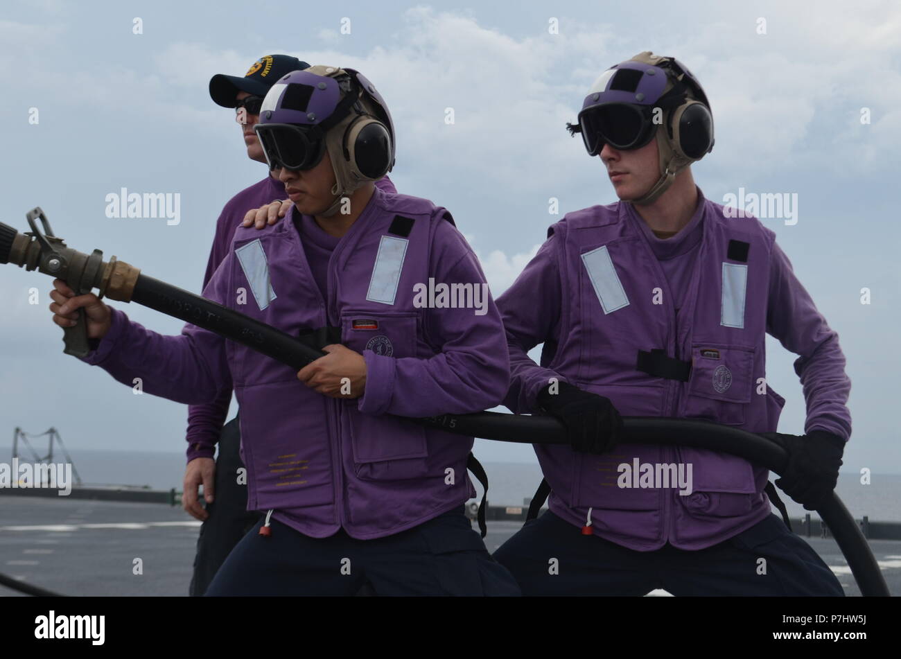 Airman Joseph Hoapili and Aviation Boatswain’s Mate Fuels Airman Kelly ...