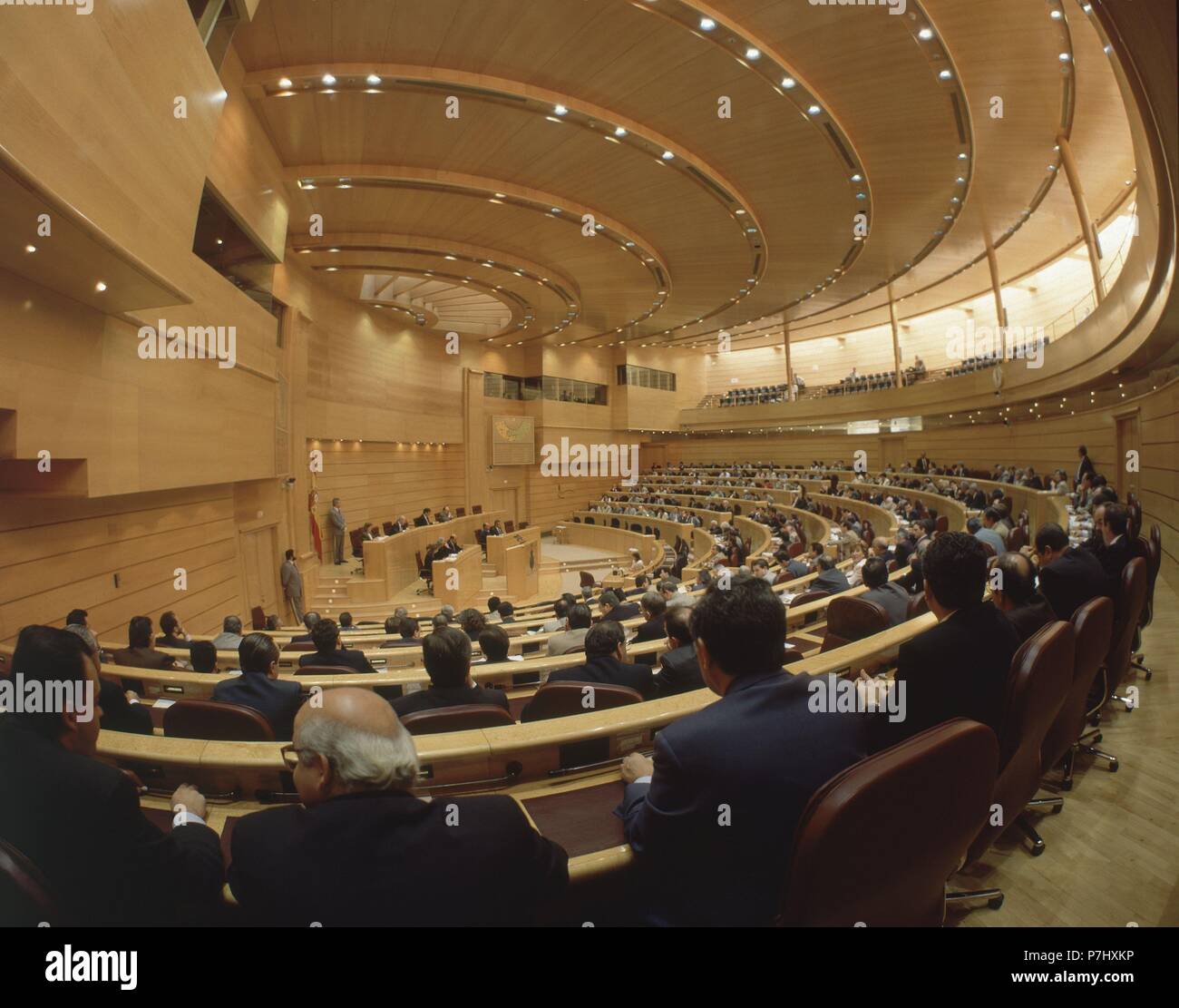 INTERIOR DEL NUEVO HEMICICLO CON SESION PLENARIA. Location: SENADO ...