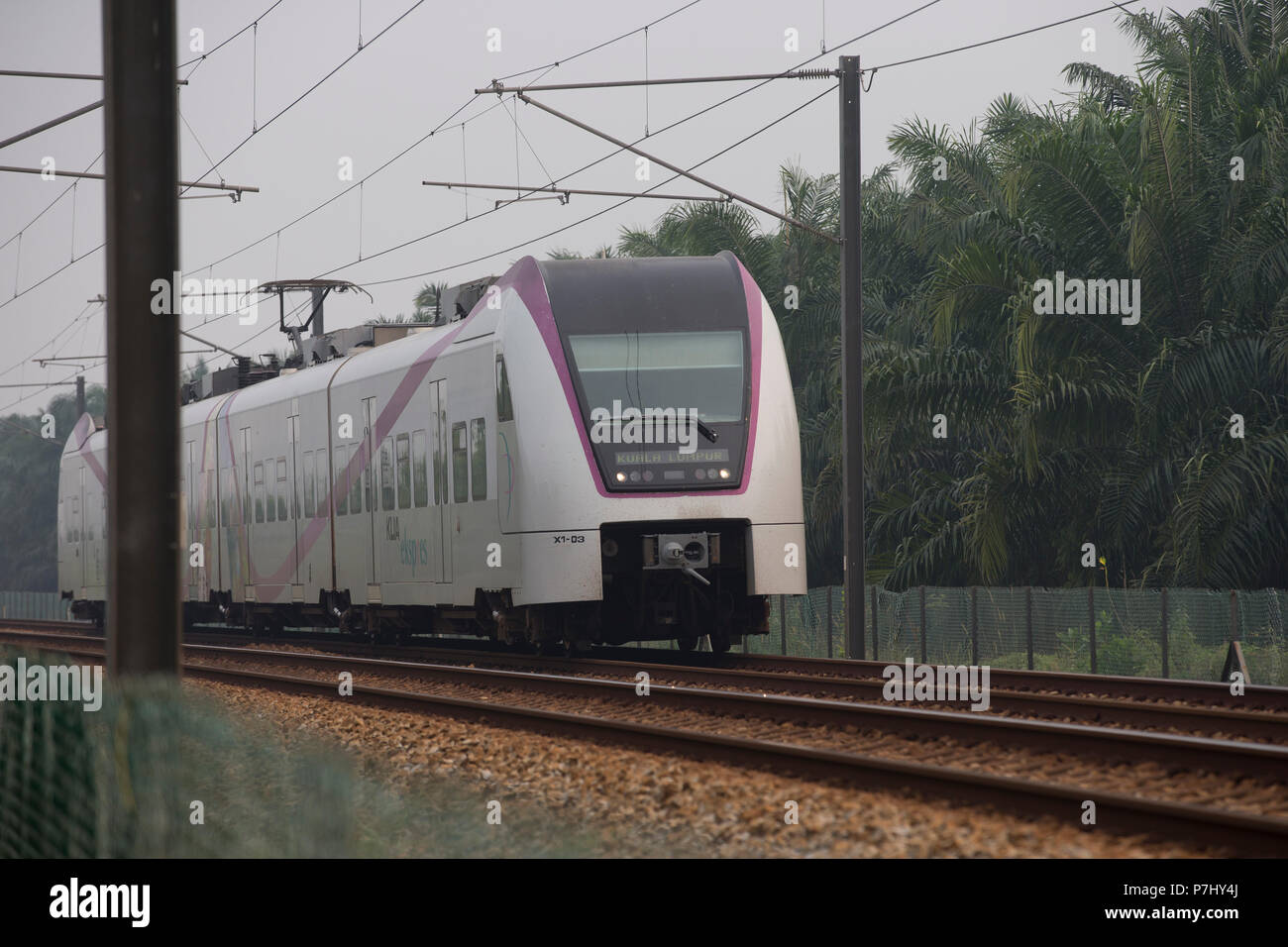The KLIA Express makes its way to Kuala Lumpur International Airport ...
