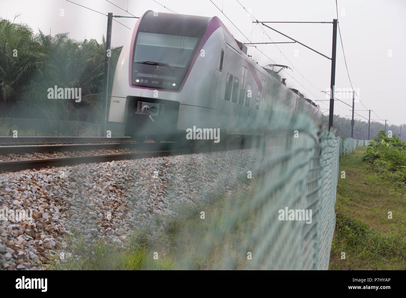 The KLIA Express makes its way to Kuala Lumpur International Airport ...