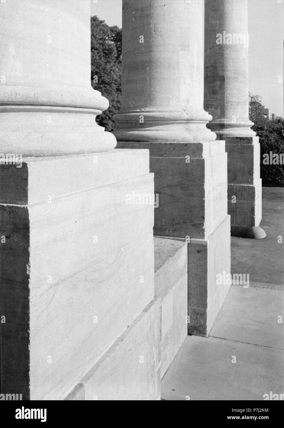 Column bases hi-res stock photography and images - Alamy