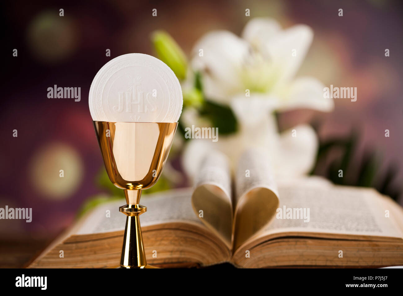 Sacred communion wafers hi-res stock photography and images - Alamy