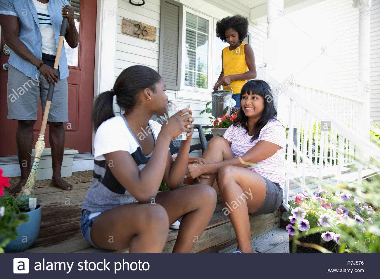 Family chores hi-res stock photography and images - Alamy