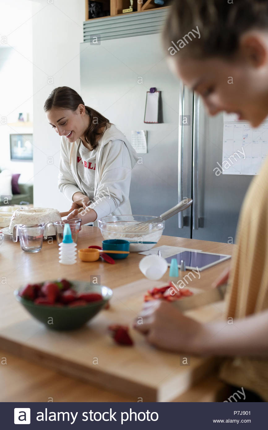 Teenager baking birthday cake hi-res stock photography and images - Alamy