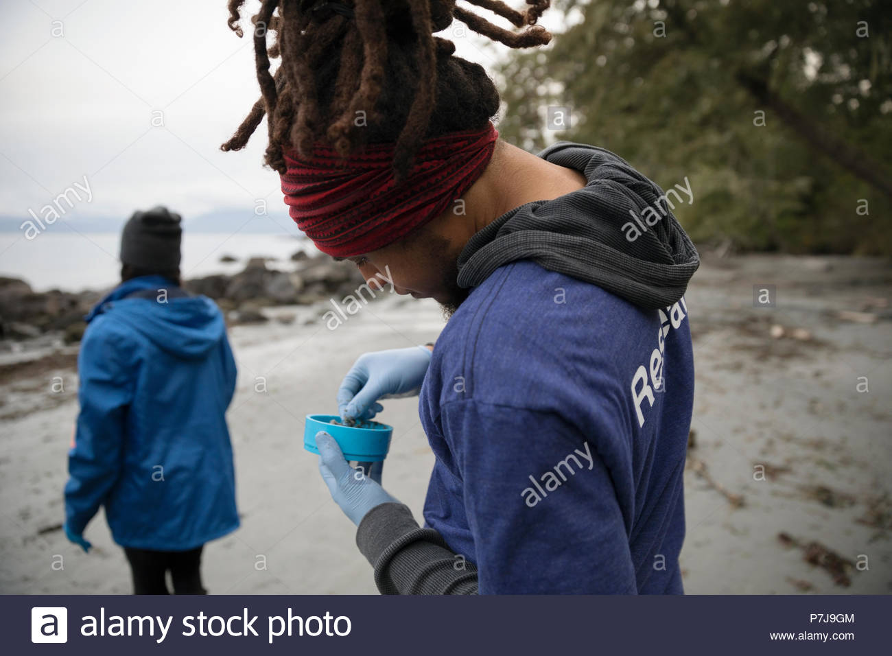 Man scientist hi-res stock photography and images - Alamy