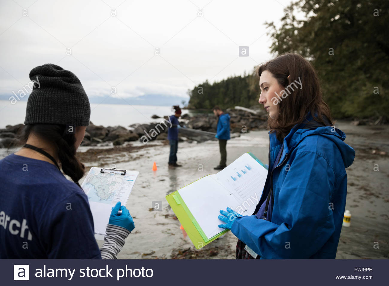Female chinese scientist hi-res stock photography and images - Alamy