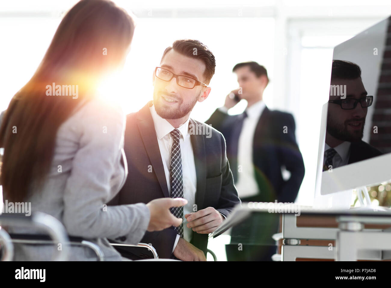 Man explaining to interviewer hi-res stock photography and images - Alamy