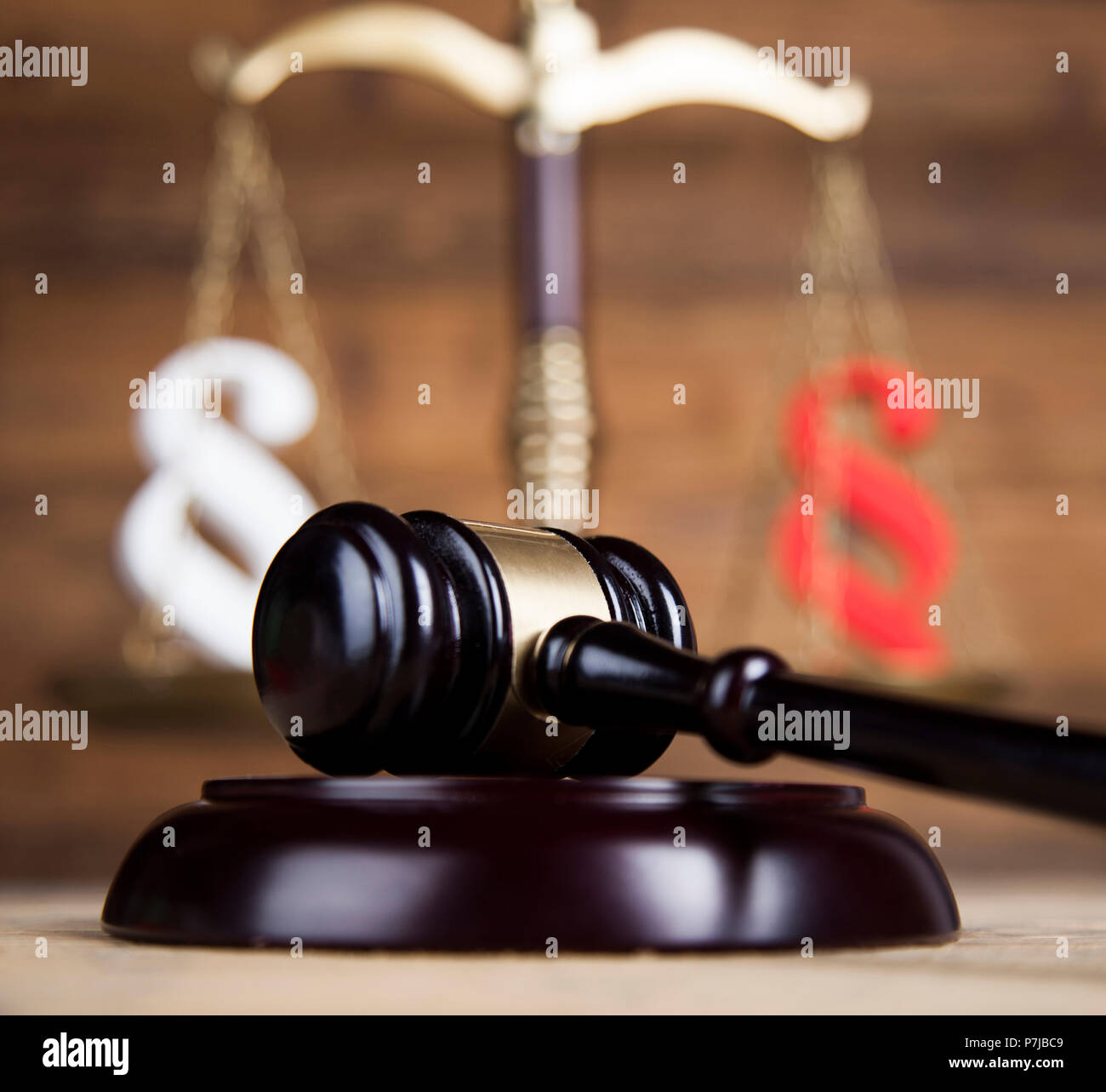 Paragraph, law theme, mallet of judge, wooden gavel Stock Photo - Alamy