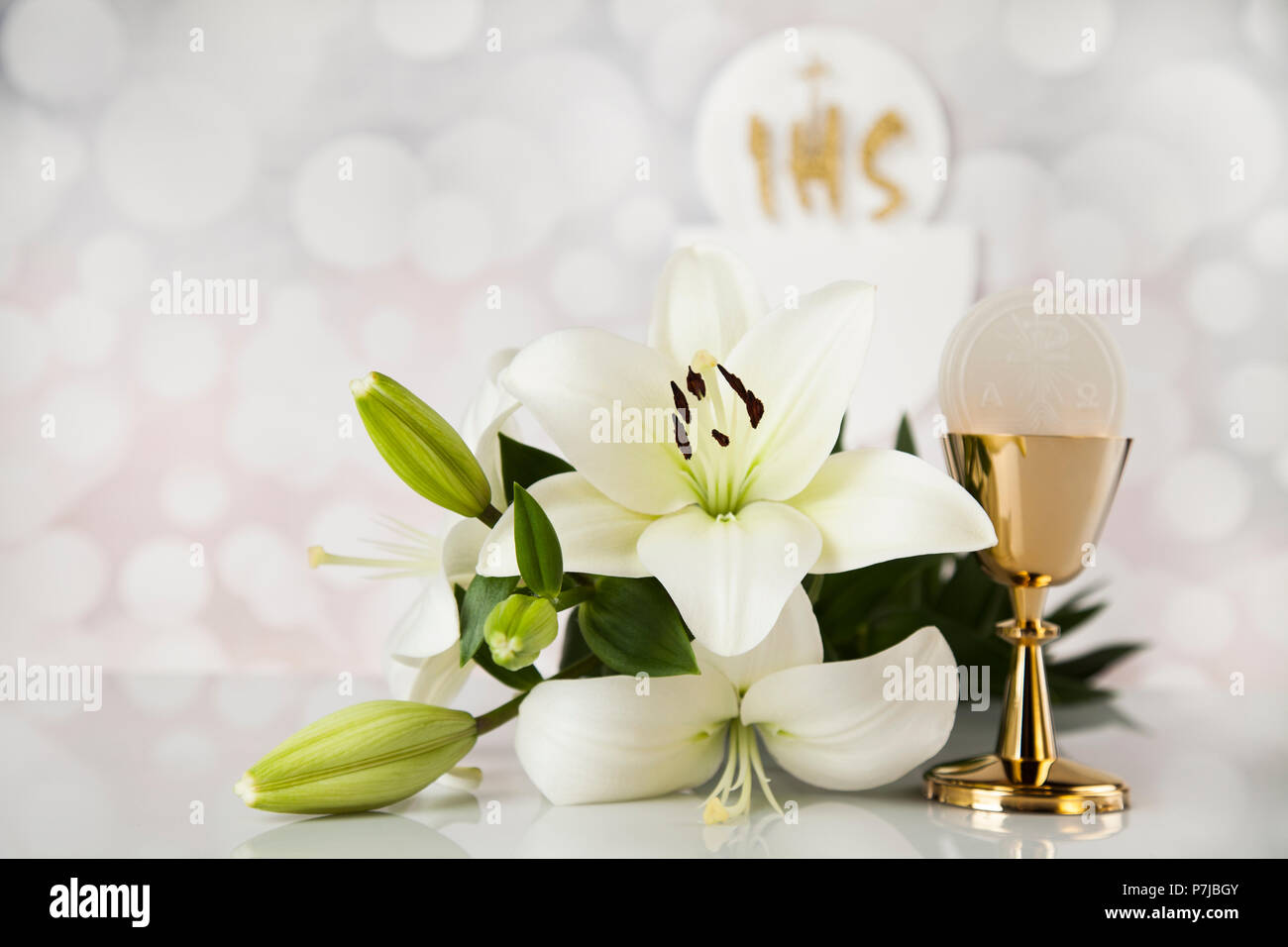 Sacred communion wafers hi-res stock photography and images - Alamy