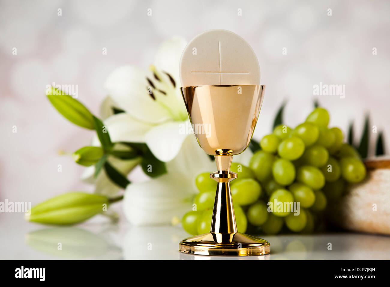 Sacred communion wafers hi-res stock photography and images - Alamy