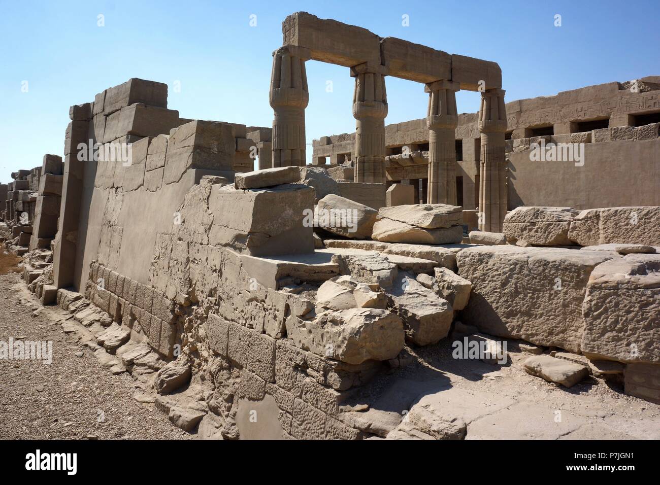 Karnak. Templo de Thutmose III. Templo de Tutmosis III (o Thutmose III ...